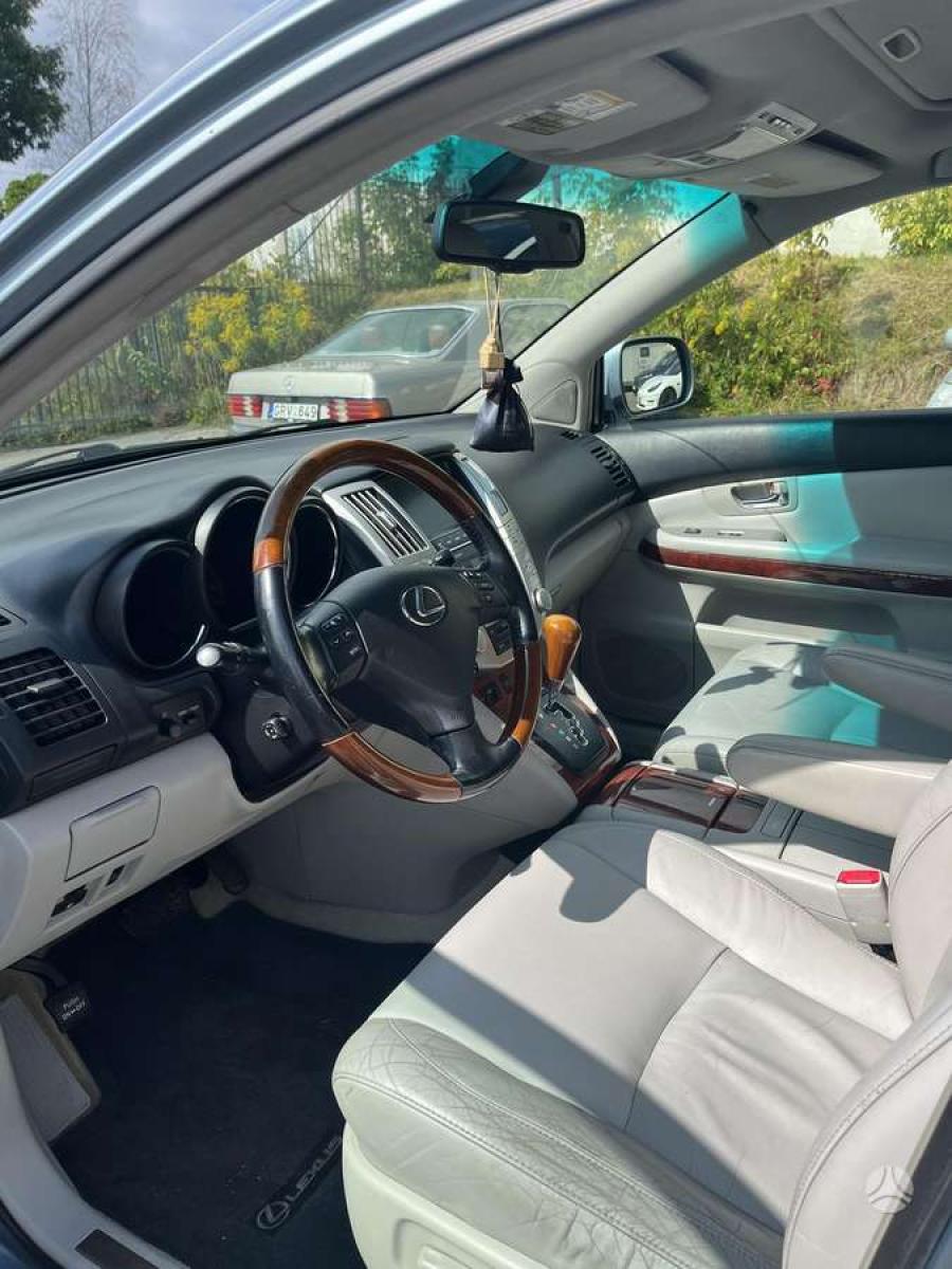 Grey Lexus RX 400h 2008 in Vilnius, with an engine capacity of 3.30 L and mileage of 240 thousand km for 5600 €, photo 8 on AUTOMOTO.COM.LV