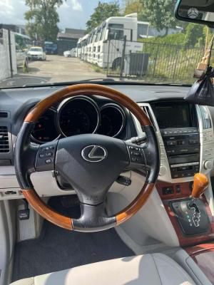 Grey Lexus RX 400h 2008 in Vilnius, with an engine capacity of 3.30 L and mileage of 240 thousand km for 5600 €, photo 12 on AUTOMOTO.COM.LV