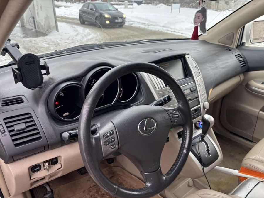 White Lexus RX 400h 2006 in Vilnius, with an engine capacity of 3.31 L and mileage of 272 thousand km for 3700 €, photo 14 on AUTOMOTO.COM.LV