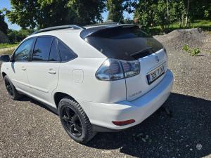 White Lexus RX 400h 2006 in Kaunas, with an engine capacity of 3.30 L and mileage of 361 thousand km for 4750 €, photo 18 on AUTOMOTO.COM.LV