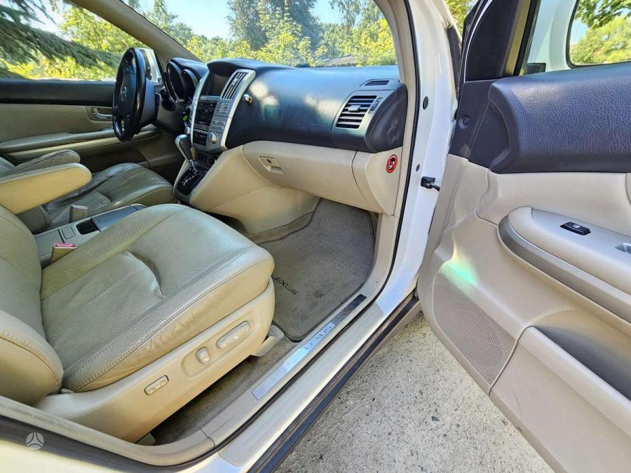 White Lexus RX 400h 2006 in Kaunas, with an engine capacity of 3.30 L and mileage of 361 thousand km for 4750 €, photo 29 on AUTOMOTO.COM.LV