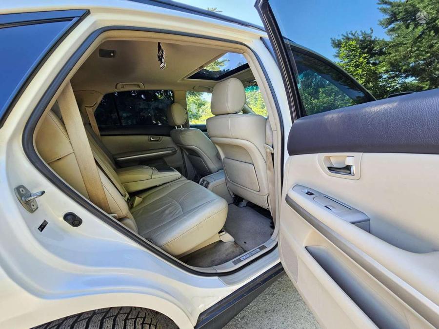 White Lexus RX 400h 2006 in Kaunas, with an engine capacity of 3.30 L and mileage of 361 thousand km for 4750 €, photo 30 on AUTOMOTO.COM.LV