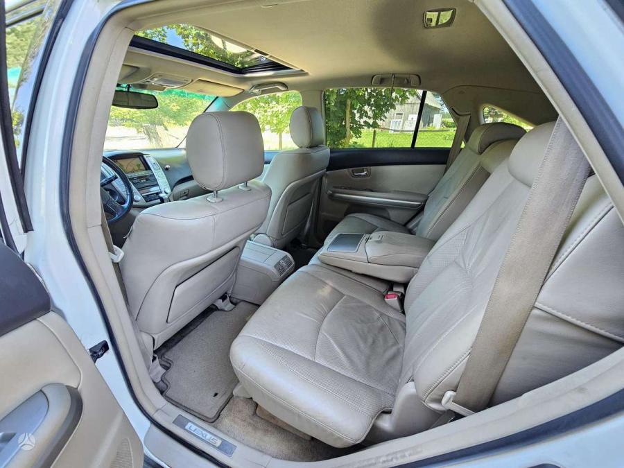 White Lexus RX 400h 2006 in Kaunas, with an engine capacity of 3.30 L and mileage of 361 thousand km for 4750 €, photo 32 on AUTOMOTO.COM.LV