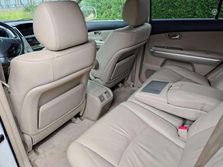 White Lexus RX 400h 2006 in Vilnius, with an engine capacity of 3.30 L and mileage of 193 thousand km for 3800 €, photo 7 on AUTOMOTO.COM.LV