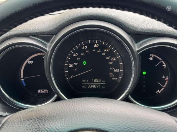Лексус RX 400h 2006 в Шяуляй на AUTOMOTO.COM.LV Белый Лексус RX 400h 2006 в Шяуляй, объемом двигателя 3.31 л и пробегом 305 тыс. км за 5100 €, фото 10 на AUTOMOTO.COM.LV