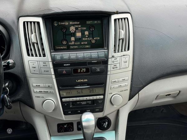 Лексус RX 400h 2006 в Шяуляй на AUTOMOTO.COM.LV Белый Лексус RX 400h 2006 в Шяуляй, объемом двигателя 3.31 л и пробегом 305 тыс. км за 5100 €, фото 11 на AUTOMOTO.COM.LV