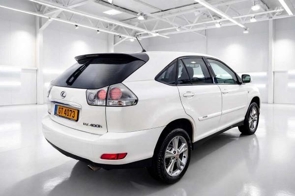 White Lexus RX 400h 2007 in Vilnius, with an engine capacity of 3.30 L and mileage of 379 thousand km for 6900 €, photo 3 on AUTOMOTO.COM.LV