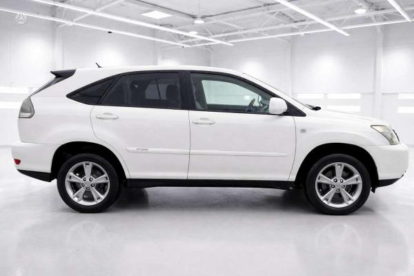 White Lexus RX 400h 2007 in Vilnius, with an engine capacity of 3.30 L and mileage of 379 thousand km for 6900 €, photo 4 on AUTOMOTO.COM.LV