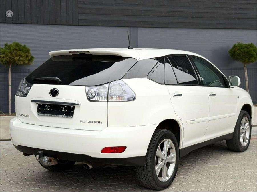 White Lexus RX 400h 2008 in Siauliai, with an engine capacity of 3.31 L and mileage of 267 thousand km for 7350 €, photo 4 on AUTOMOTO.COM.LV