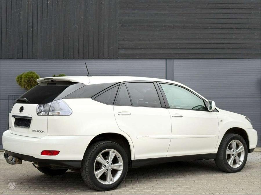 White Lexus RX 400h 2008 in Siauliai, with an engine capacity of 3.31 L and mileage of 267 thousand km for 7350 €, photo 5 on AUTOMOTO.COM.LV