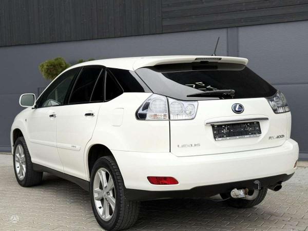 White Lexus RX 400h 2008 in Siauliai, with an engine capacity of 3.31 L and mileage of 267 thousand km for 7350 €, photo 8 on AUTOMOTO.COM.LV