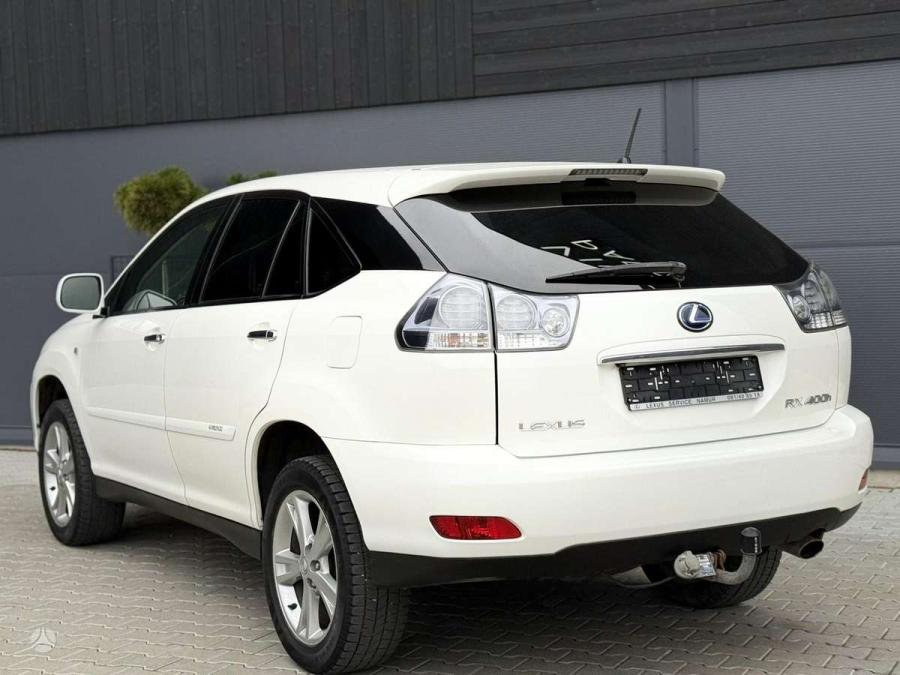 White Lexus RX 400h 2008 in Siauliai, with an engine capacity of 3.31 L and mileage of 267 thousand km for 7350 €, photo 8 on AUTOMOTO.COM.LV
