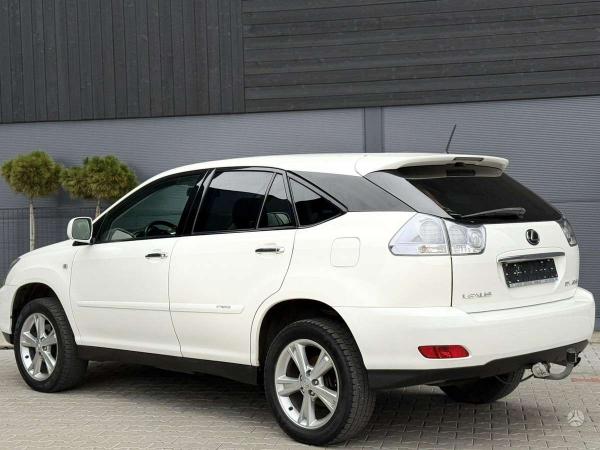 White Lexus RX 400h 2008 in Siauliai, with an engine capacity of 3.31 L and mileage of 267 thousand km for 7350 €, photo 9 on AUTOMOTO.COM.LV
