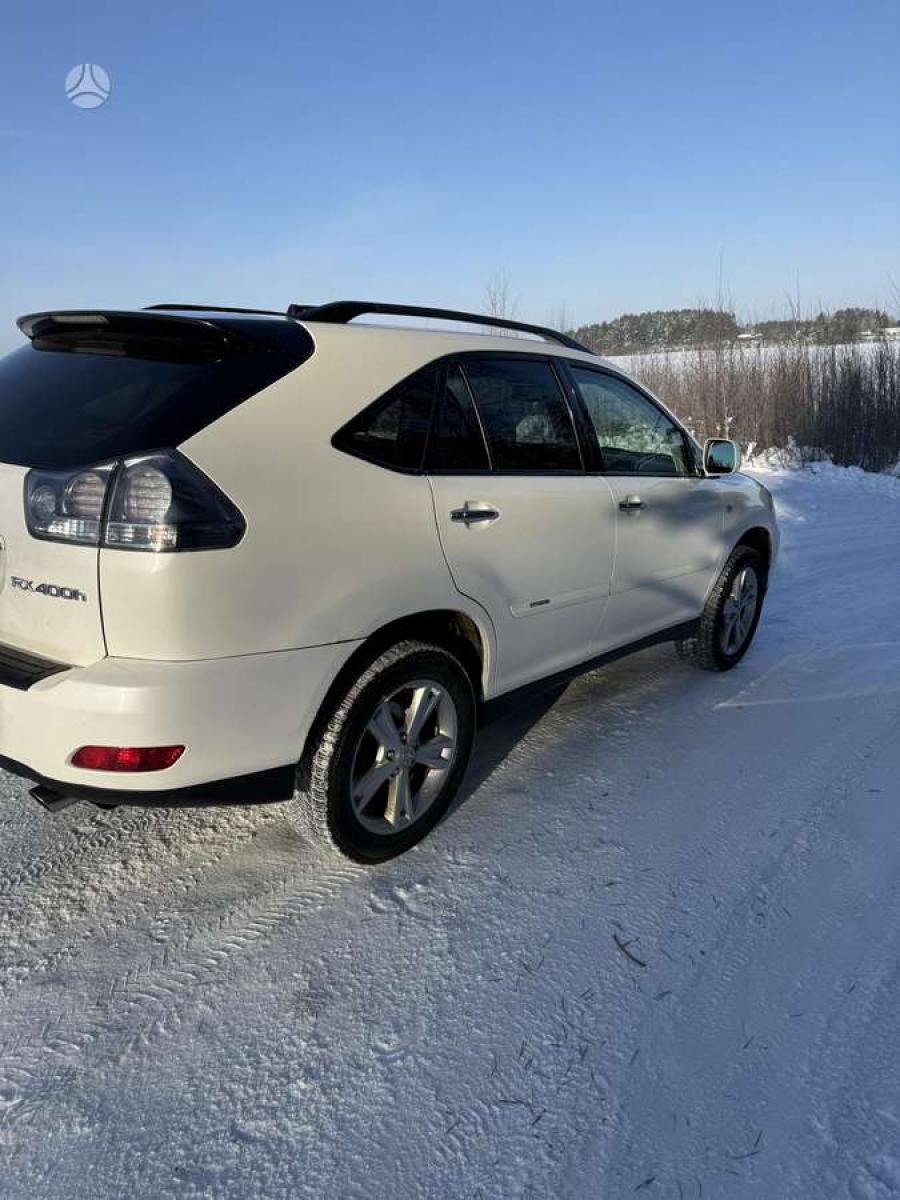 White Lexus RX 400h 2008 in Vilnius, with an engine capacity of 3.31 L and mileage of 435 thousand km for 5900 €, photo 3 on AUTOMOTO.COM.LV