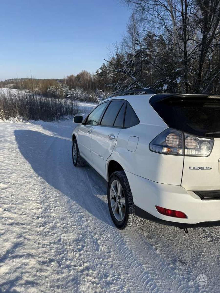 White Lexus RX 400h 2008 in Vilnius, with an engine capacity of 3.31 L and mileage of 435 thousand km for 5900 €, photo 4 on AUTOMOTO.COM.LV
