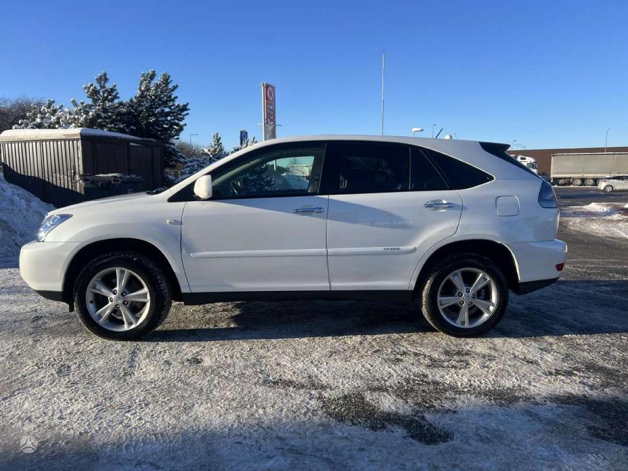 White Lexus RX 400h 2008 in Vilnius, with an engine capacity of 3.31 L and mileage of 314 thousand km for 7400 €, photo 8 on AUTOMOTO.COM.LV