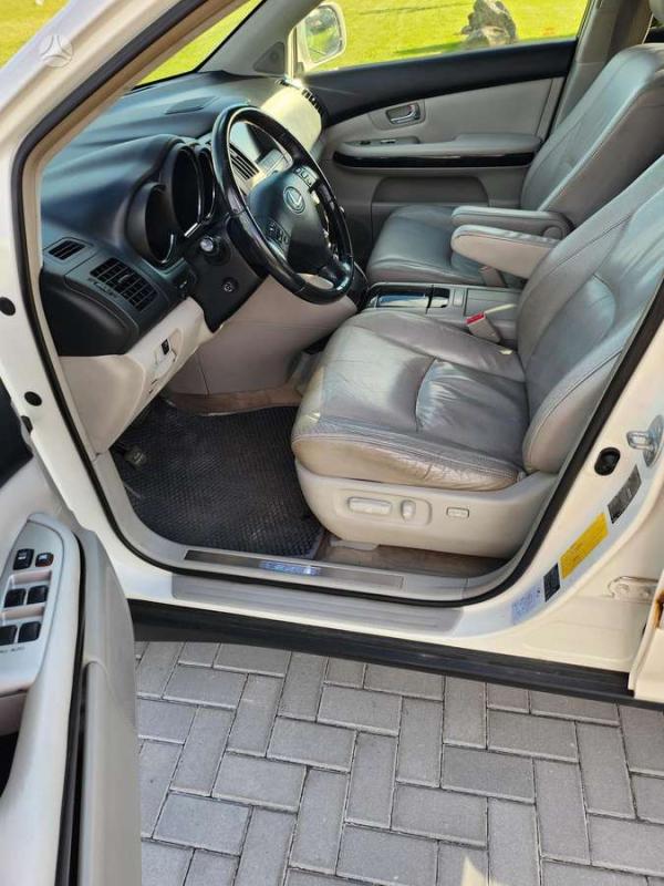 White Lexus RX 400h 2008 in Vilnius, with an engine capacity of 3.30 L and mileage of 368 thousand km for 5950 €, photo 8 on AUTOMOTO.COM.LV