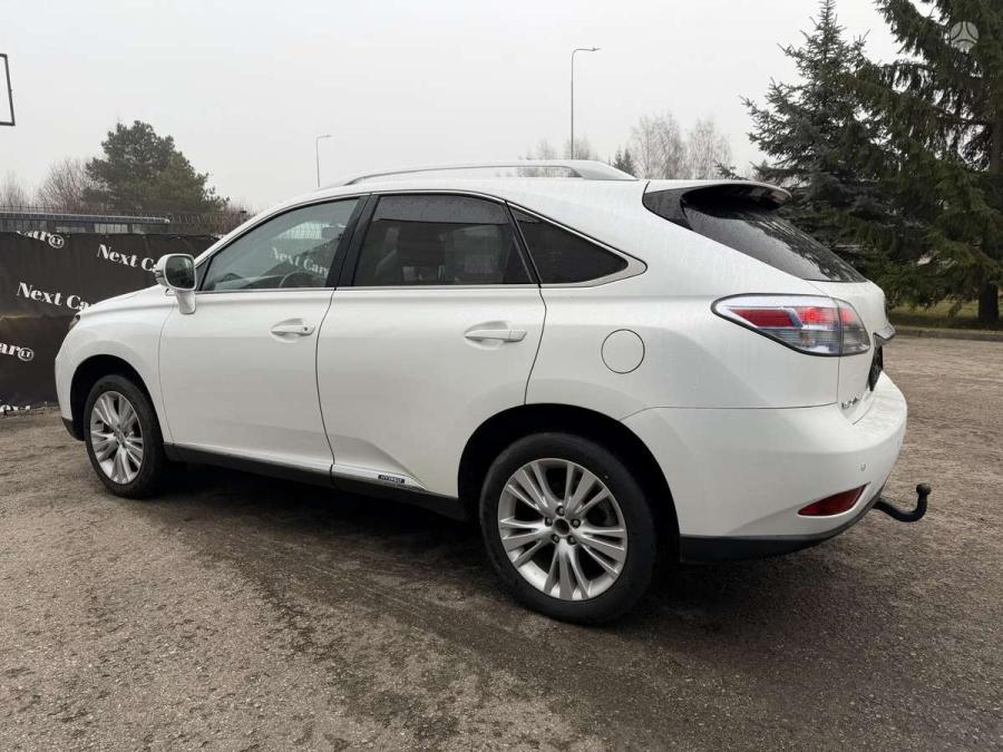White Lexus RX 400h 2009 in Kaunas, with an engine capacity of 3.46 L and mileage of 265 thousand km for 9900 €, photo 7 on AUTOMOTO.COM.LV
