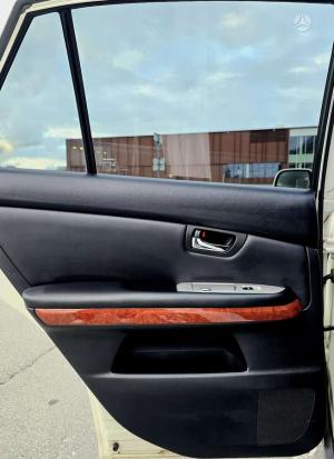 Balts Lexus RX 400h 2009 Tauragė, ar dzinēja tilpumu 3.30 L un nobraukumu 301 tūkst. km par 7200 €, foto 37 vietnē AUTOMOTO.COM.LV
