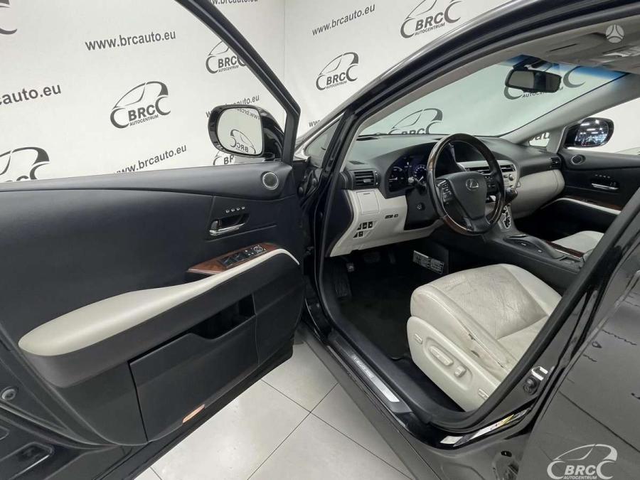 Black Lexus RX 450h 2009 in Vilnius, with an engine capacity of 3.46 L and mileage of 258 thousand km for 9500 €, photo 17 on AUTOMOTO.COM.LV