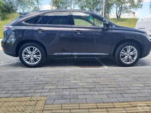 Black Lexus RX 450h 2009 in Vilnius, with an engine capacity of 3.50 L and mileage of 238 thousand km for 12400 €, photo 5 on AUTOMOTO.COM.LV
