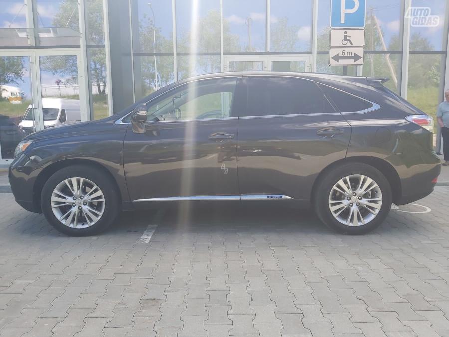 Black Lexus RX 450h 2009 in Vilnius, with an engine capacity of 3.50 L and mileage of 238 thousand km for 12400 €, photo 8 on AUTOMOTO.COM.LV