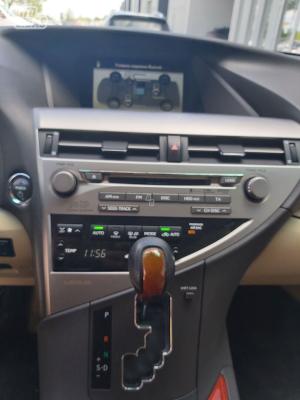 Black Lexus RX 450h 2009 in Vilnius, with an engine capacity of 3.50 L and mileage of 238 thousand km for 12400 €, photo 12 on AUTOMOTO.COM.LV
