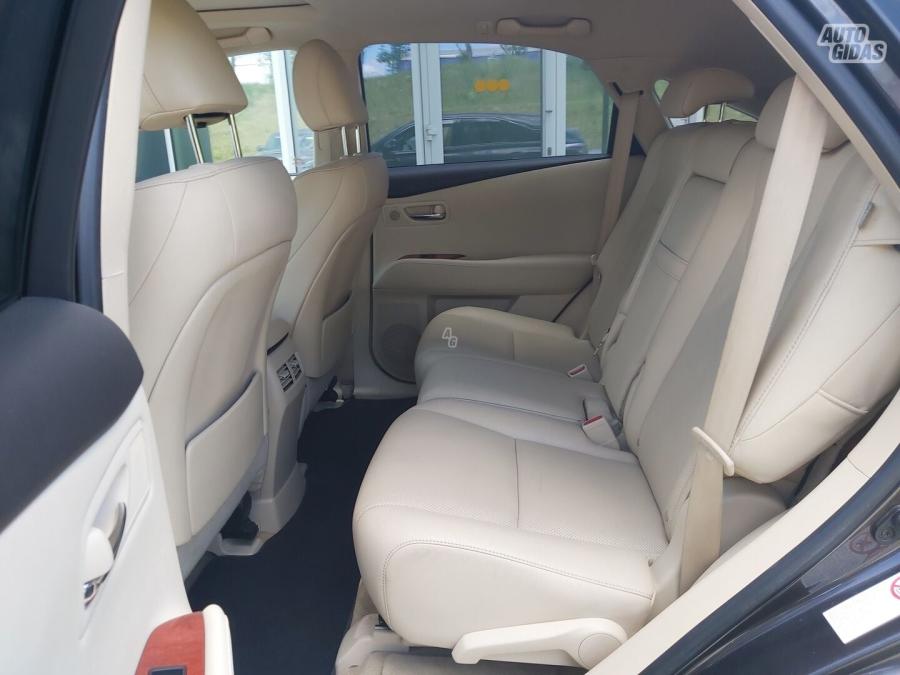 Black Lexus RX 450h 2009 in Vilnius, with an engine capacity of 3.50 L and mileage of 238 thousand km for 12400 €, photo 18 on AUTOMOTO.COM.LV