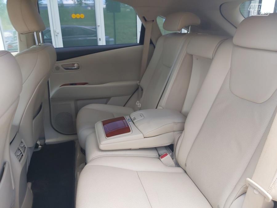 Black Lexus RX 450h 2009 in Vilnius, with an engine capacity of 3.50 L and mileage of 238 thousand km for 12400 €, photo 26 on AUTOMOTO.COM.LV