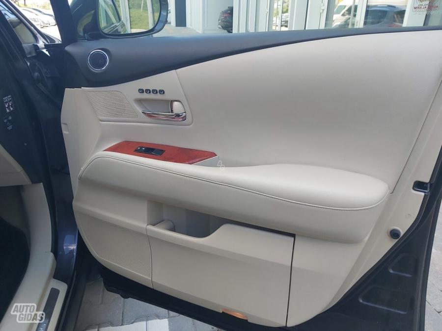Black Lexus RX 450h 2009 in Vilnius, with an engine capacity of 3.50 L and mileage of 238 thousand km for 12400 €, photo 27 on AUTOMOTO.COM.LV