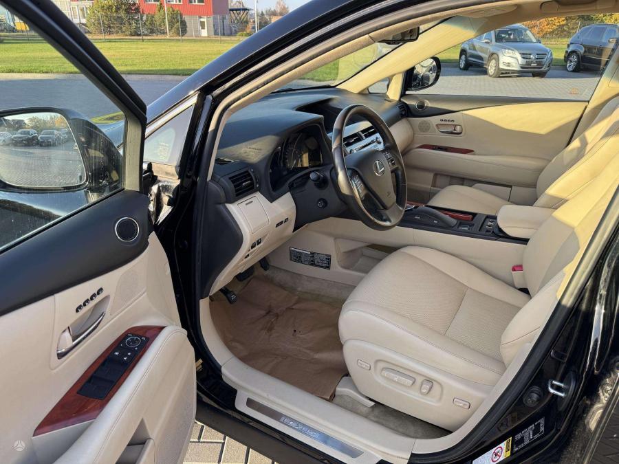 Black Lexus RX 450h 2009 in Telschi, with an engine capacity of 3.46 L and mileage of 270 thousand km for 10300 €, photo 13 on AUTOMOTO.COM.LV