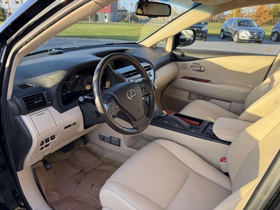 Black Lexus RX 450h 2009 in Telschi, with an engine capacity of 3.46 L and mileage of 270 thousand km for 10300 €, photo 16 on AUTOMOTO.COM.LV