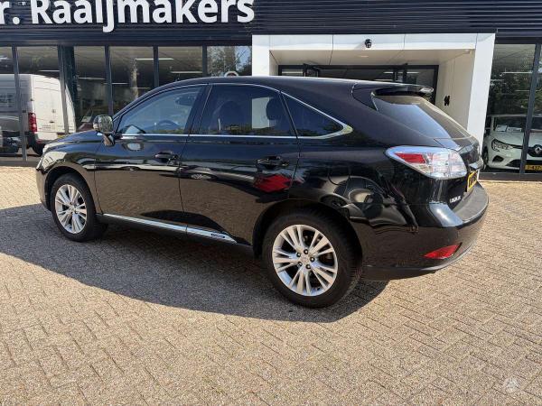 Black Lexus RX 450h 2010 in Raseiniai, with an engine capacity of 3.50 L and mileage of 231 thousand km for 11590 €, photo 8 on AUTOMOTO.COM.LV