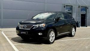 Melns Lexus RX 450h 2010 Viļņa, ar dzinēja tilpumu 3.50 L un nobraukumu 370 tūkst. km par 10990 €, foto  vietnē AUTOMOTO.COM.LV
