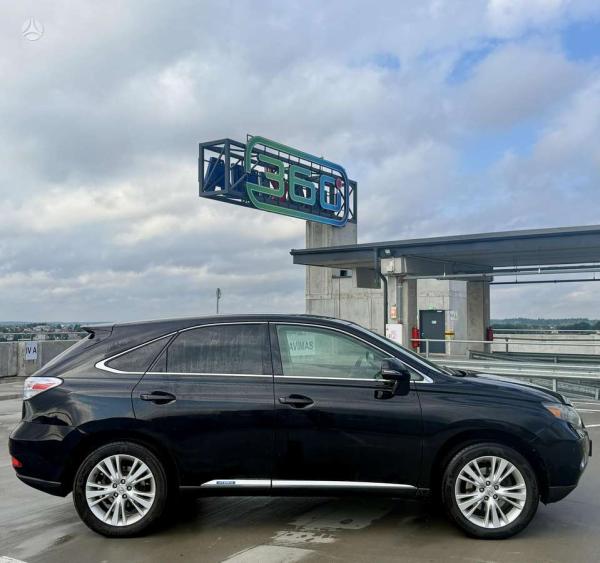 Melns Lexus RX 450h 2010 Viļņa, ar dzinēja tilpumu 3.50 L un nobraukumu 231 tūkst. km par 6700 €, foto 6 vietnē AUTOMOTO.COM.LV