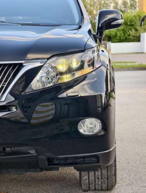 Melns Lexus RX 450h 2010 Šauļi, ar dzinēja tilpumu 3.46 L un nobraukumu 313 tūkst. km par 10900 €, foto 13 vietnē AUTOMOTO.COM.LV