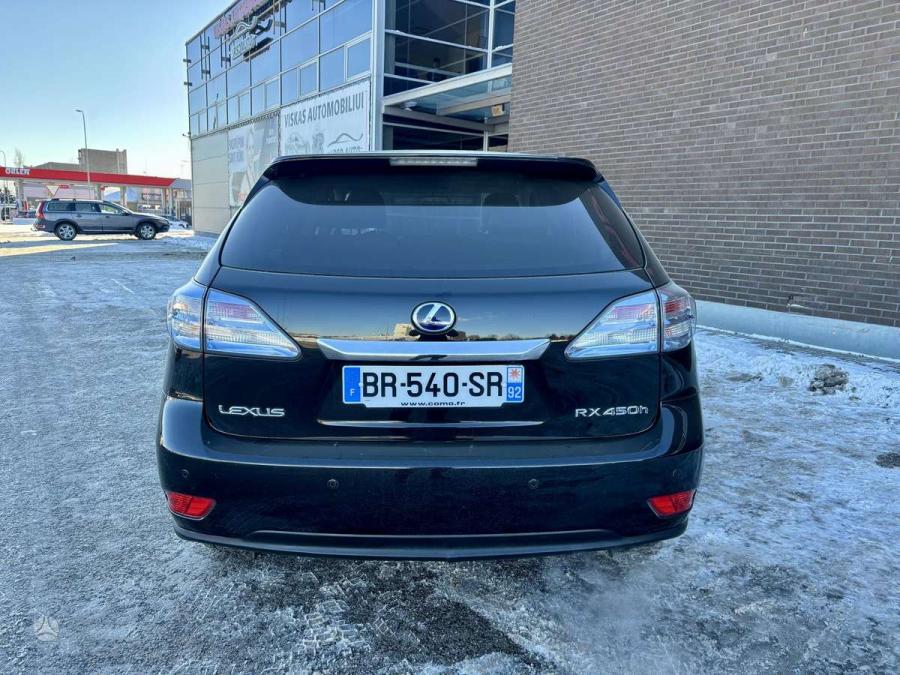 Melns Lexus RX 450h 2011 Tauragė, ar dzinēja tilpumu 3.46 L un nobraukumu 300 tūkst. km par 9900 €, foto 8 vietnē AUTOMOTO.COM.LV