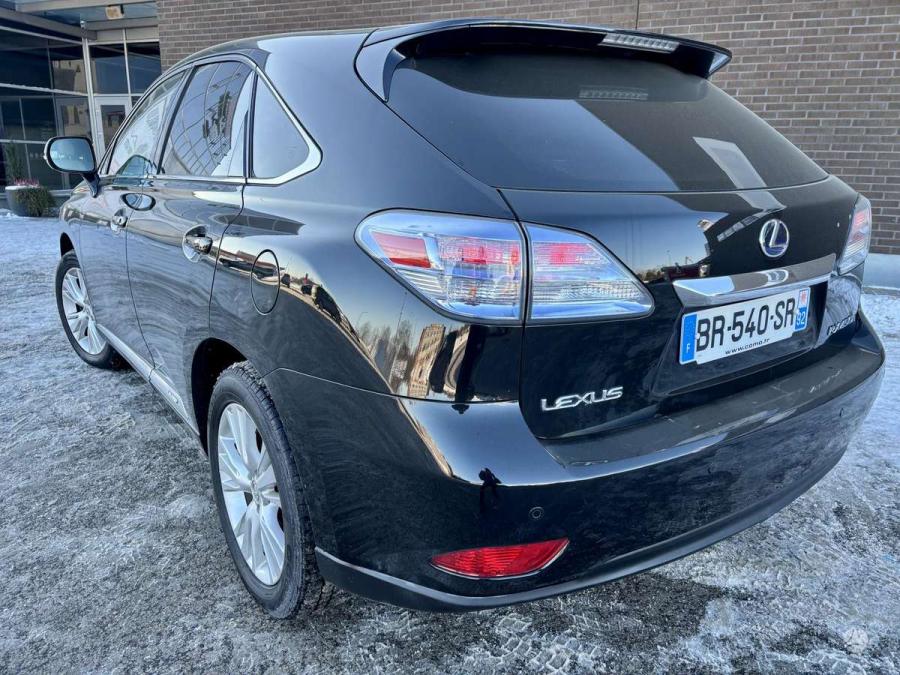 Melns Lexus RX 450h 2011 Tauragė, ar dzinēja tilpumu 3.46 L un nobraukumu 300 tūkst. km par 9900 €, foto 28 vietnē AUTOMOTO.COM.LV