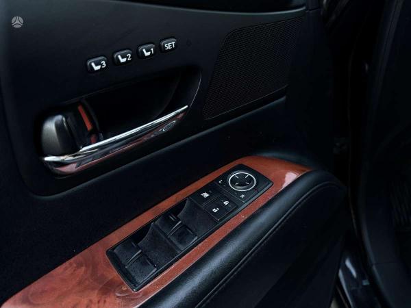 Black Lexus RX 450h 2011 in Kaunas, with an engine capacity of 3.50 L and mileage of 254 thousand km for 8950 €, photo 7 on AUTOMOTO.COM.LV