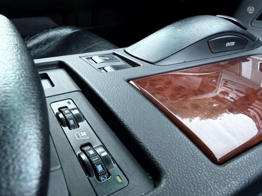 Melns Lexus RX 450h 2011 Kauņa, ar dzinēja tilpumu 3.50 L un nobraukumu 254 tūkst. km par 8950 €, foto 12 vietnē AUTOMOTO.COM.LV