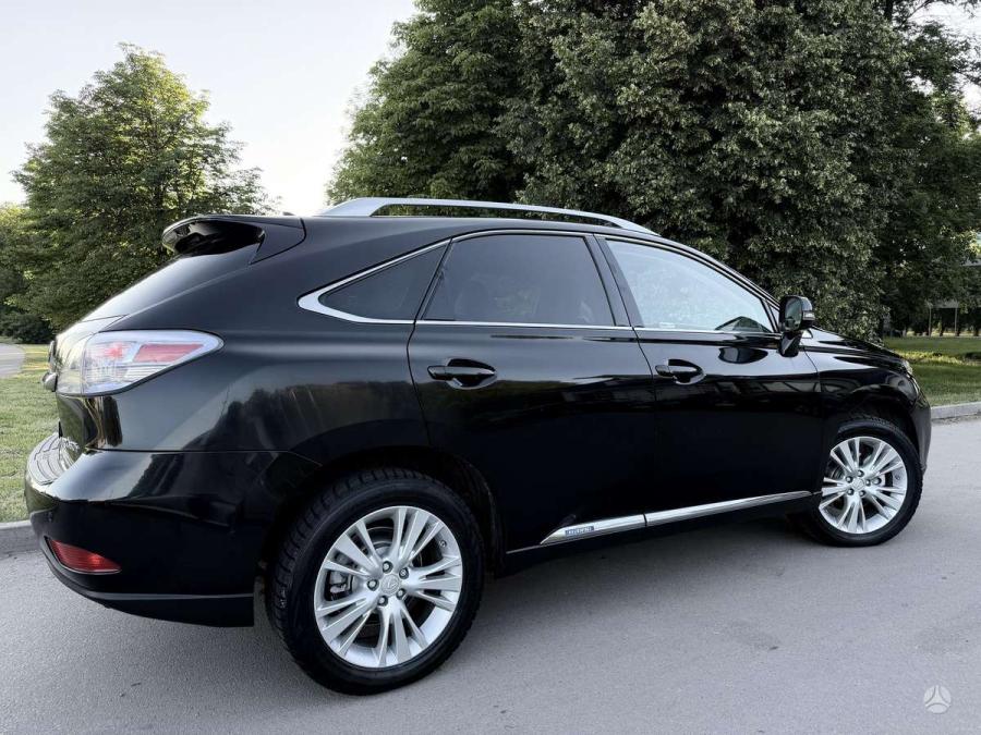 Melns Lexus RX 450h 2011 Kauņa, ar dzinēja tilpumu 3.50 L un nobraukumu 254 tūkst. km par 8950 €, foto 22 vietnē AUTOMOTO.COM.LV