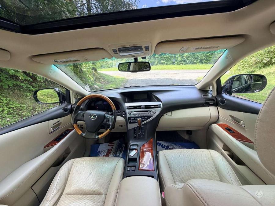 Black Lexus RX 450h 2011 in Vilnius, with an engine capacity of 3.46 L and mileage of 162 thousand km for 13250 €, photo 17 on AUTOMOTO.COM.LV