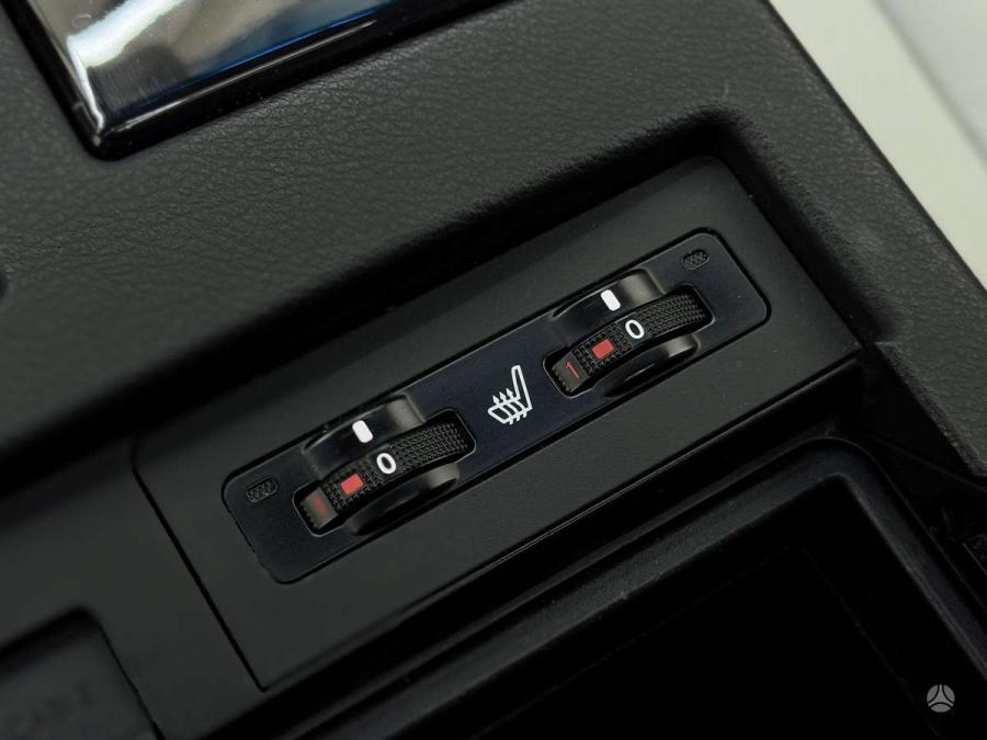 Черный Лексус RX 450h 2011 в Вильнюс, объемом двигателя 3.46 л и пробегом 254 тыс. км за 12500 €, фото 26 на AUTOMOTO.COM.LV