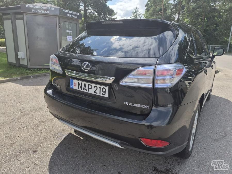 Black Lexus RX 450h 2011 in Trakai, with an engine capacity of 3.50 L and mileage of 415 thousand km for 11800 €, photo 3 on AUTOMOTO.COM.LV