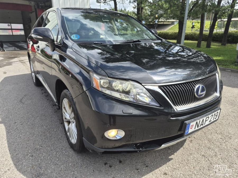 Black Lexus RX 450h 2011 in Trakai, with an engine capacity of 3.50 L and mileage of 415 thousand km for 11800 €, photo 7 on AUTOMOTO.COM.LV