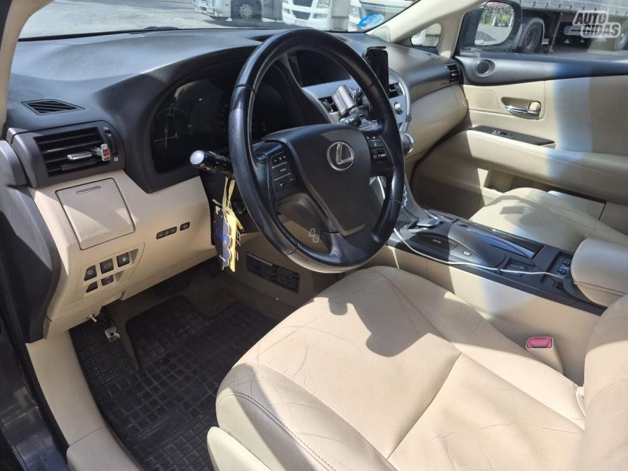 Black Lexus RX 450h 2011 in Trakai, with an engine capacity of 3.50 L and mileage of 415 thousand km for 11800 €, photo 9 on AUTOMOTO.COM.LV