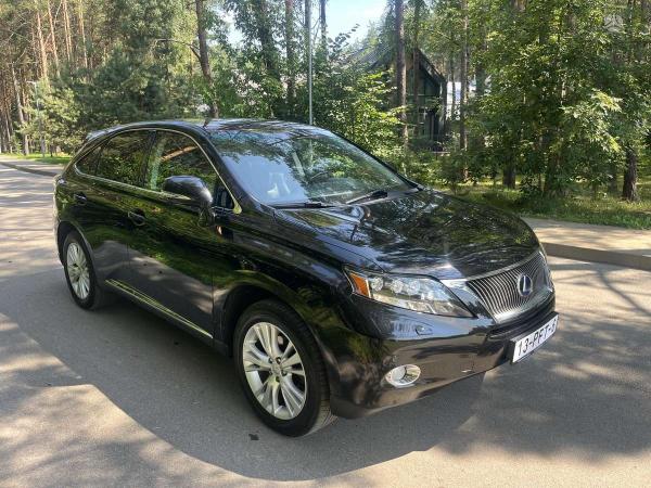 Black Lexus RX 450h 2011 in Vilnius, with an engine capacity of 3.46 L and mileage of 283 thousand km for 12750 €, photo 3 on AUTOMOTO.COM.LV