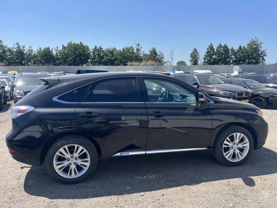 Melns Lexus RX 450h 2011 Viļņa, ar dzinēja tilpumu 3.46 L un nobraukumu 283 tūkst. km par 12750 €, foto 48 vietnē AUTOMOTO.COM.LV