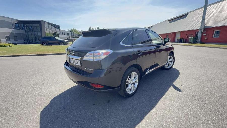 Melns Lexus RX 450h 2011 Viļņa, ar dzinēja tilpumu 3.46 L un nobraukumu 292 tūkst. km par 11300 €, foto 7 vietnē AUTOMOTO.COM.LV