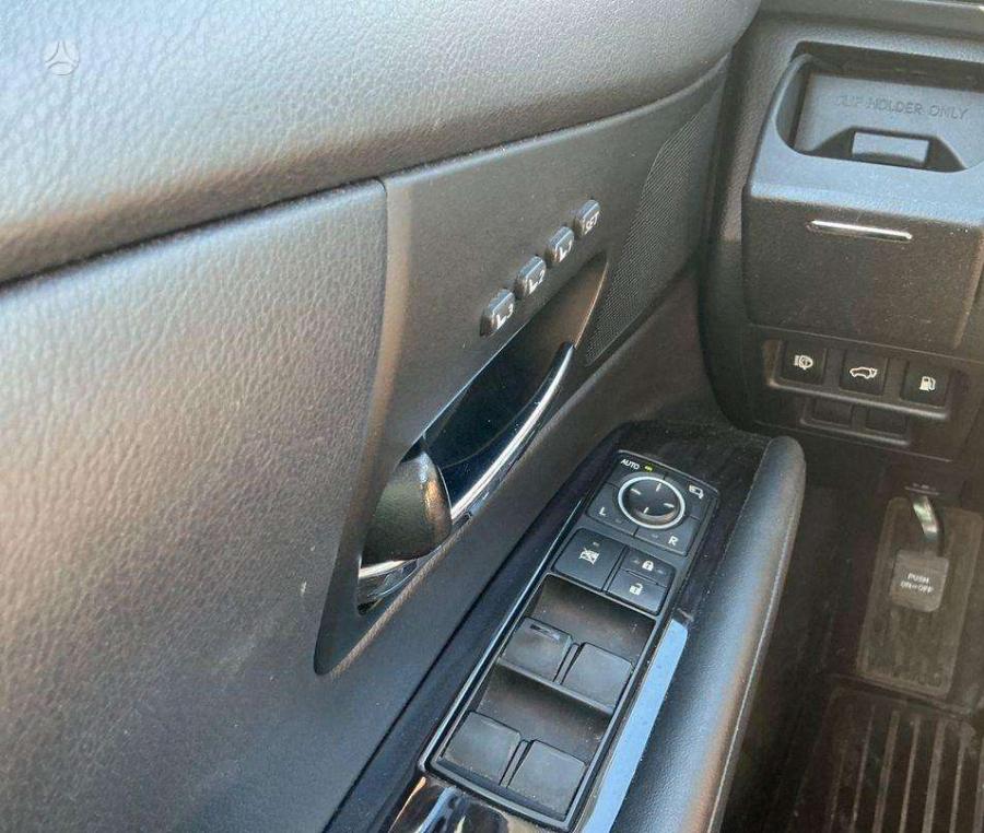 Melns Lexus RX 450h 2011 Viļņa, ar dzinēja tilpumu 3.46 L un nobraukumu 194 tūkst. km par 14999 €, foto 7 vietnē AUTOMOTO.COM.LV